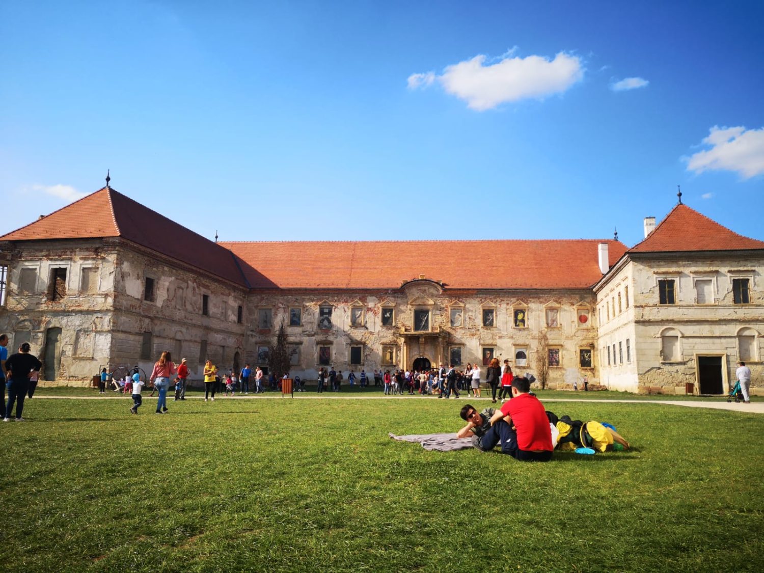 Castelul Banffy: De ce trebuie neaparat sa-l vizitezi? - Faude